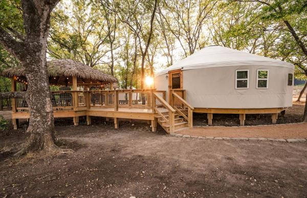 A Yurt For Everyone: Family And Friends Getaway In Bandera, Tx - Bandera, TX
