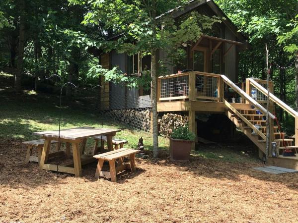 Off Grid Tiny Cabin Ideal For Couples In Burnsville, North Carolina - North Carolina