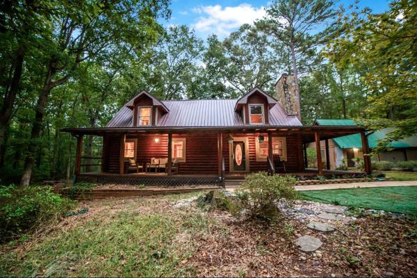 Peaceful Luxurious Cabin With Barrel Sauna, Hot Tub, And Fire Pit For An Amazing Relaxing Getaway In Nature In Mcdonough, Georgia - McDonough, GA