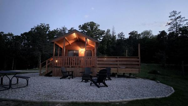 Charming Countryside Cabin With Hot Tub In Hot Springs, Arkansas - Hot Springs Village, AR