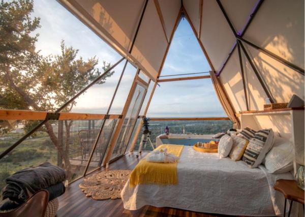 Luxury Glass A-frame Escape With Cliffside Balcony & Spa Features In Cottonwood Shores, Texas - Marble Falls, TX