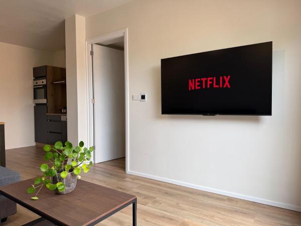 Modern 1br Apt Near Station - Brunssum
