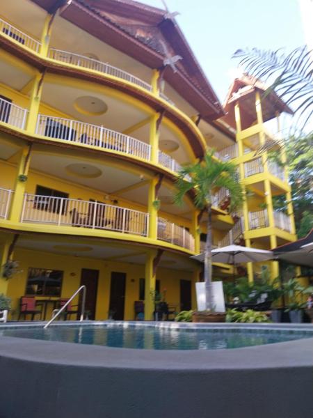Phratamnak Inn Hotel & Guesthouse - 100 Mtr From The Beach - 芭達雅
