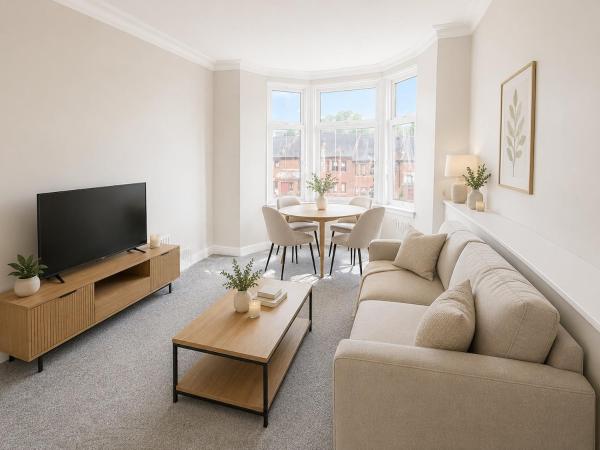 8 Bed, Sleeps 10, Free Parking, Near City Centre - Paisley