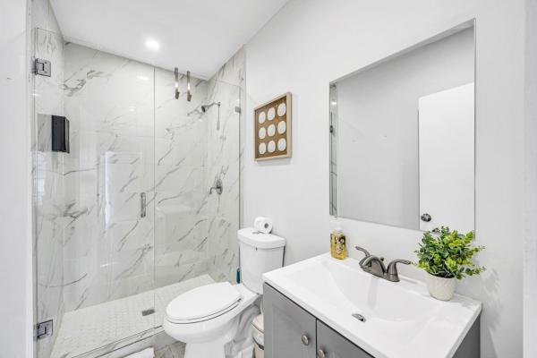 Hawksbill 202- Beachfront Studio With Pool - Lauderdale-by-the-Sea Beach, FL
