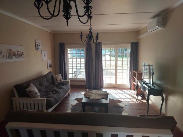 Nguni Cottage - Graaff-Reinet