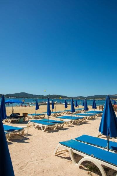 Villa Dans Domaine Avec Piscine Et Accès Plage Privée Les Rives De Beauvallopn - Cogolin