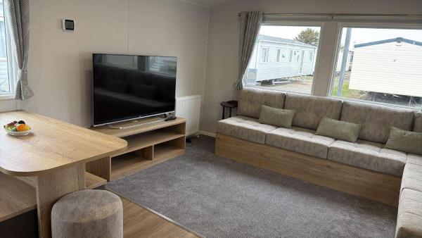 8 Berth Caravan For Hire At Seawick Holiday Park By The Beach Ref 27431sw - Essex