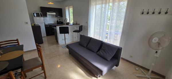 Maison Rénovée Avec Terrasse Et Jardin Privé, Aéroport Et Aix-en-provence à 15 Minutes - Rognac