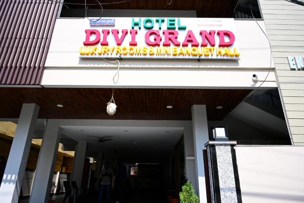 Hotel Divi Grand - Vijayawada