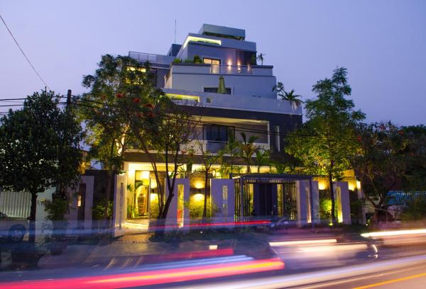 Hotel Five.s - Cambodia