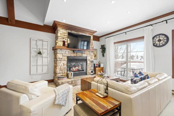 Le Plateau Ski Inout W 3bdrs W Pool Access - Mont-Tremblant