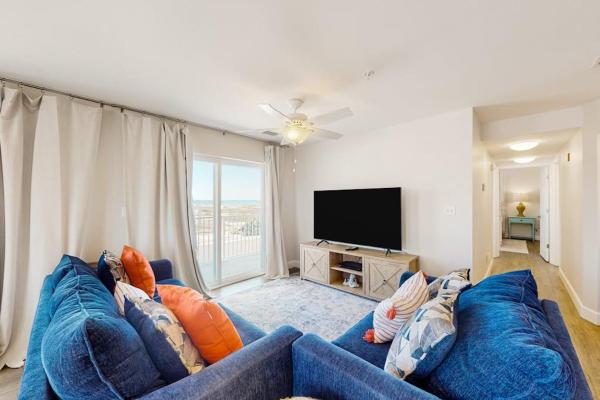 2nd-floor Ocean-view Condo With Balcony Washer&dryer & Ac - Close To The Beach - Mexico Beach, FL
