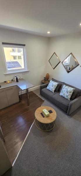 The Perfect City And Parkside Escape - Willoughby