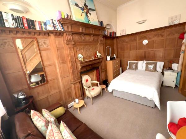 Hyde Park Heritage Short Lets - London Euston station