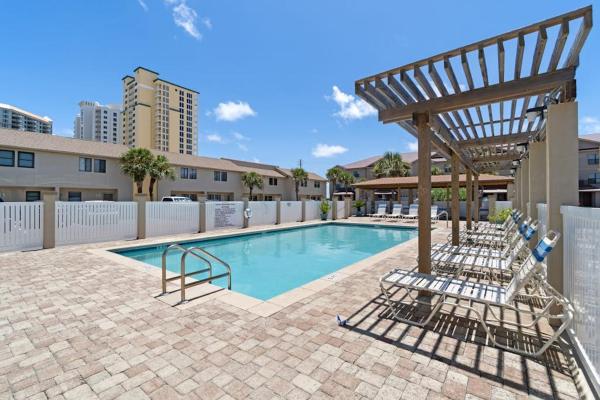 Beachfront Townhome With On-site Beach Access Heated Pool Patio Grill Ac Wd - Navarre Beach, FL