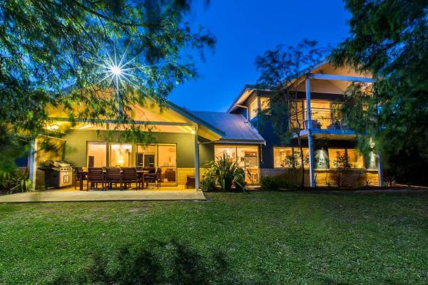 The Willows - A Lush Beachside Retreat For Families - Dunsborough
