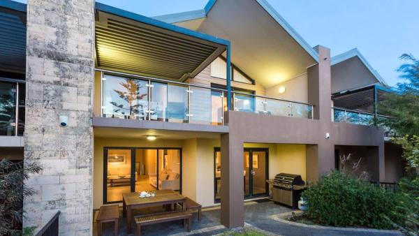 Surfside 8 - Spacious Retreat On Yallingup Beach - Dunsborough