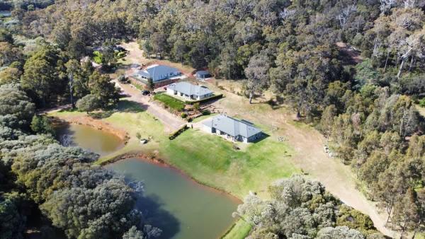 Wildgreen Villa - Lakeside Hideaway In Winery Estate - Yallingup