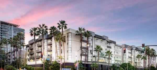 Marina Luxe 2br Retreat With Parking - El Segundo, CA