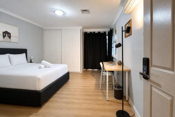 No-frills Queen Private Ensuite Room In Pymble - Shared Amenities - Gordon