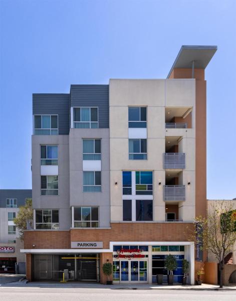 Hampton Inn & Suites Los Angeles - Glendale - Burbank, CA