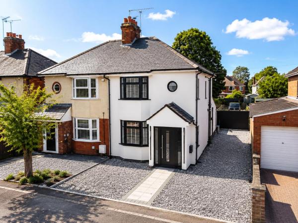 Rugby Modern Retreat 3 Bed 2 Bath Air Con Parking - Rugby