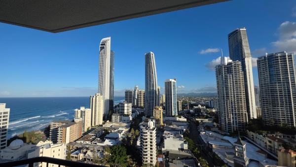 Top Floor Ocean View Room - Surfers Paradise
