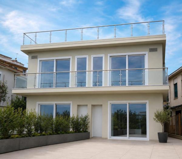 Appartamenti Villa Nuccia Con Terrazzi Vista Mare E Parcheggio Privato - Sanremo