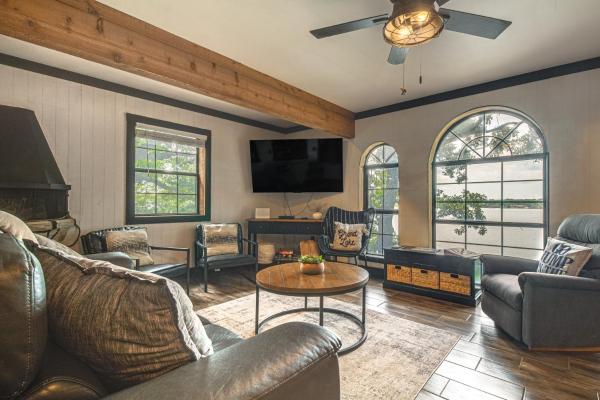 Private Hot Tub & Dock: Lakefront Grove Retreat! - Oklahoma