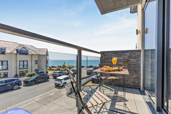 Ocean View Contemporary 2-bed Sea View Apartment Southbourne Beach - Bournemouth