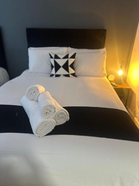 Spacious 4-bedrooms Corporate Flat - Prime Location - Watford