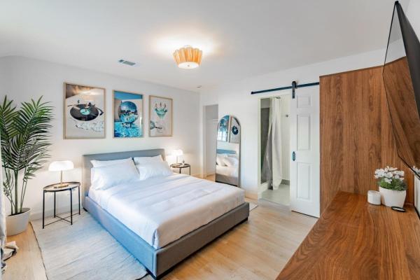 Parkway Boutique Suite 19 - 