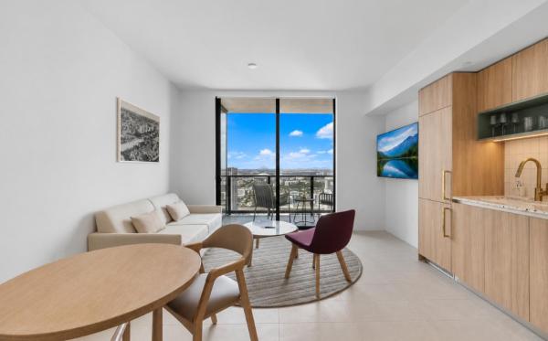4103 Elevated 1br With West Views A Pool And 24h Gym In Downtown Miami - Miami Beach, FL