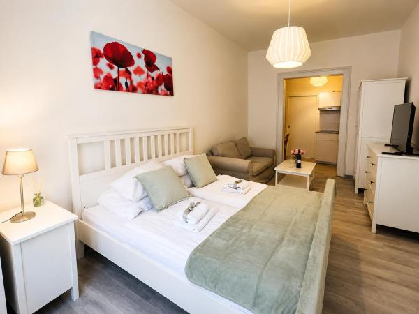 Cozy Studio Near Anděl Metro Station - Prag