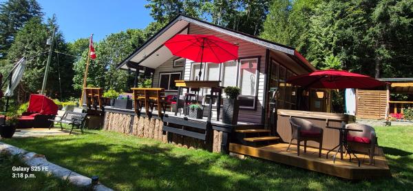 Seaview Getaway Blt, Bed And Local Treats, Retreat - Sechelt