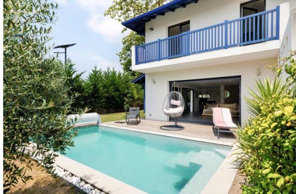 Luxueuse Villa Contemporaine Avec Piscine à Deux Pas Des Plages De Biarritz - Arcangues