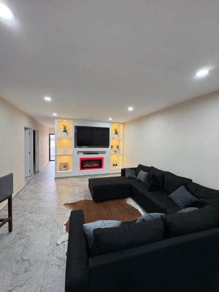 3-bedroom Apartment 2 Blocks From El Domo Y Feria - San Luis Potosí