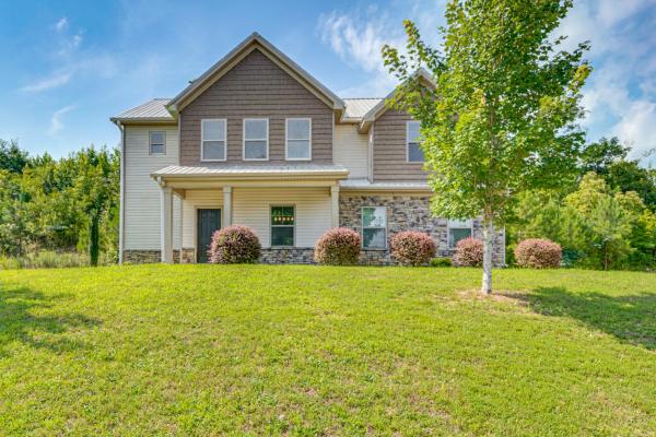 Near Parks, Dining & Shopping! Newnan Family Home - Newnan, GA