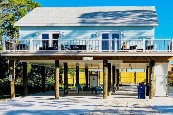Dog Friendly Ocean View House With Central Ac And Washer Dryer Snowbird Friendly - St. George Island, FL