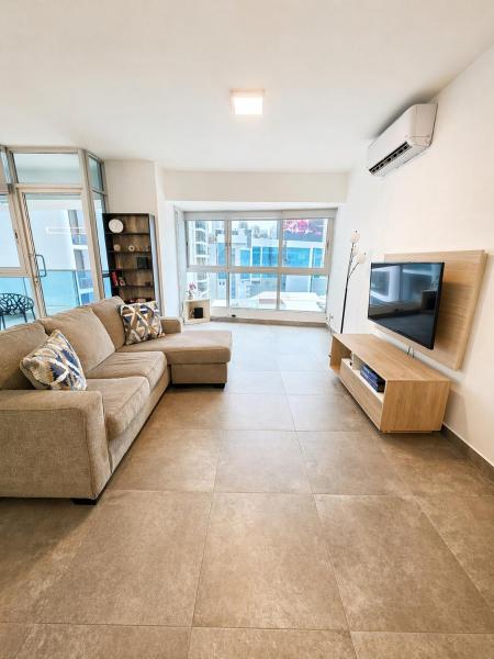 Modern Grandbay Tower, City View - Panama City