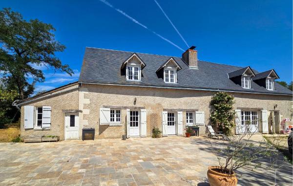 Nice Home In Manthelan - Indre-et-Loire