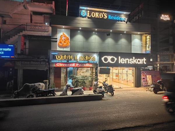 Hotel Silvora Inn - Bhopal