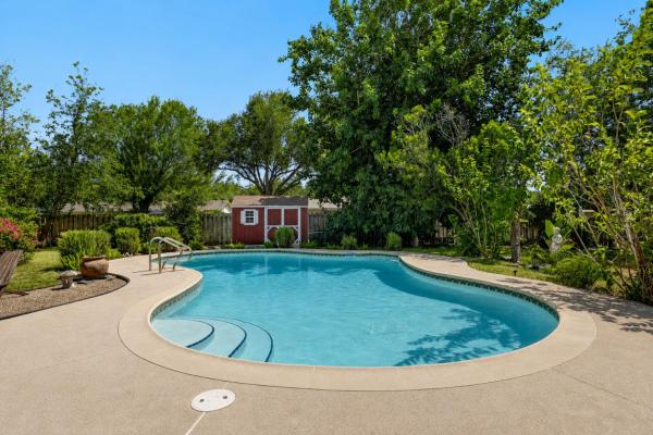 Relax & Entertain In Our Private & Central Oasis - McAllen, TX