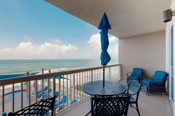 Delightful Gulf-front Condo With Pools Gym & Hot Tub - Panama City Beach, FL