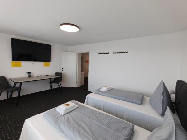 Modern Apartments Neuburg 79 - Neu - 3 Zimmer - 6 Separate Betten, Top Ausgestattet, Smart Tv, Wi-fi Balkon - Schrobenhausen