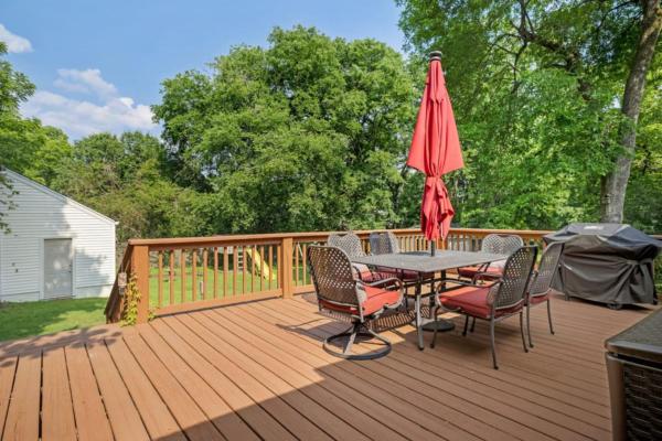Inglewood East Nashville Home - Large Yard & Private Deck - Free Parking - SoundWaves at Gaylord Opryland, Nashville