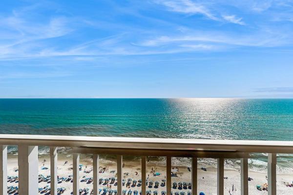 Beachfront Condo With Hot Tub Sauna Pools And Stunning Ocean Views - Florida