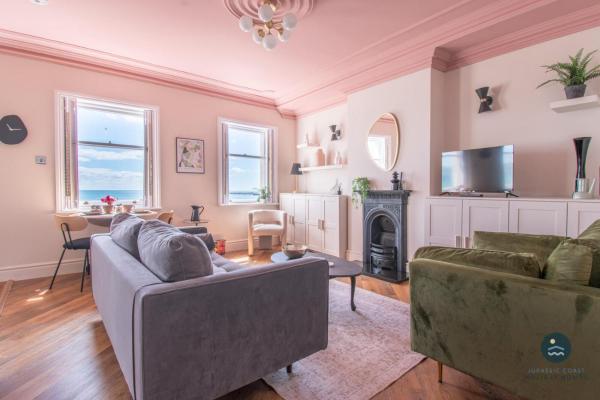Pebble View - Stylish Seafront Apartment - Weymouth