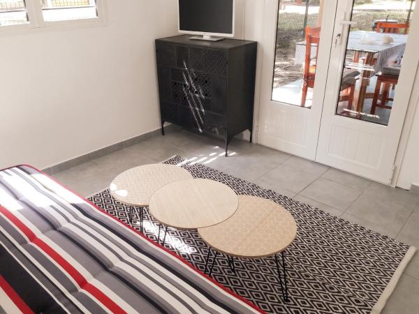 Maison Avec Terrasse à Saint-françois, 30 M², Barbecue - Anse des Rochers